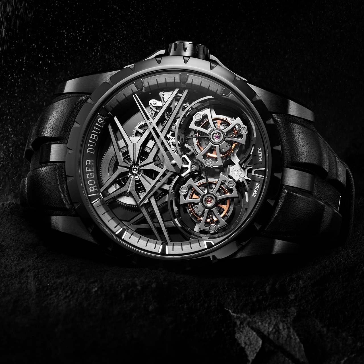 MASTERING HYPER MATERIALS - Roger Dubuis