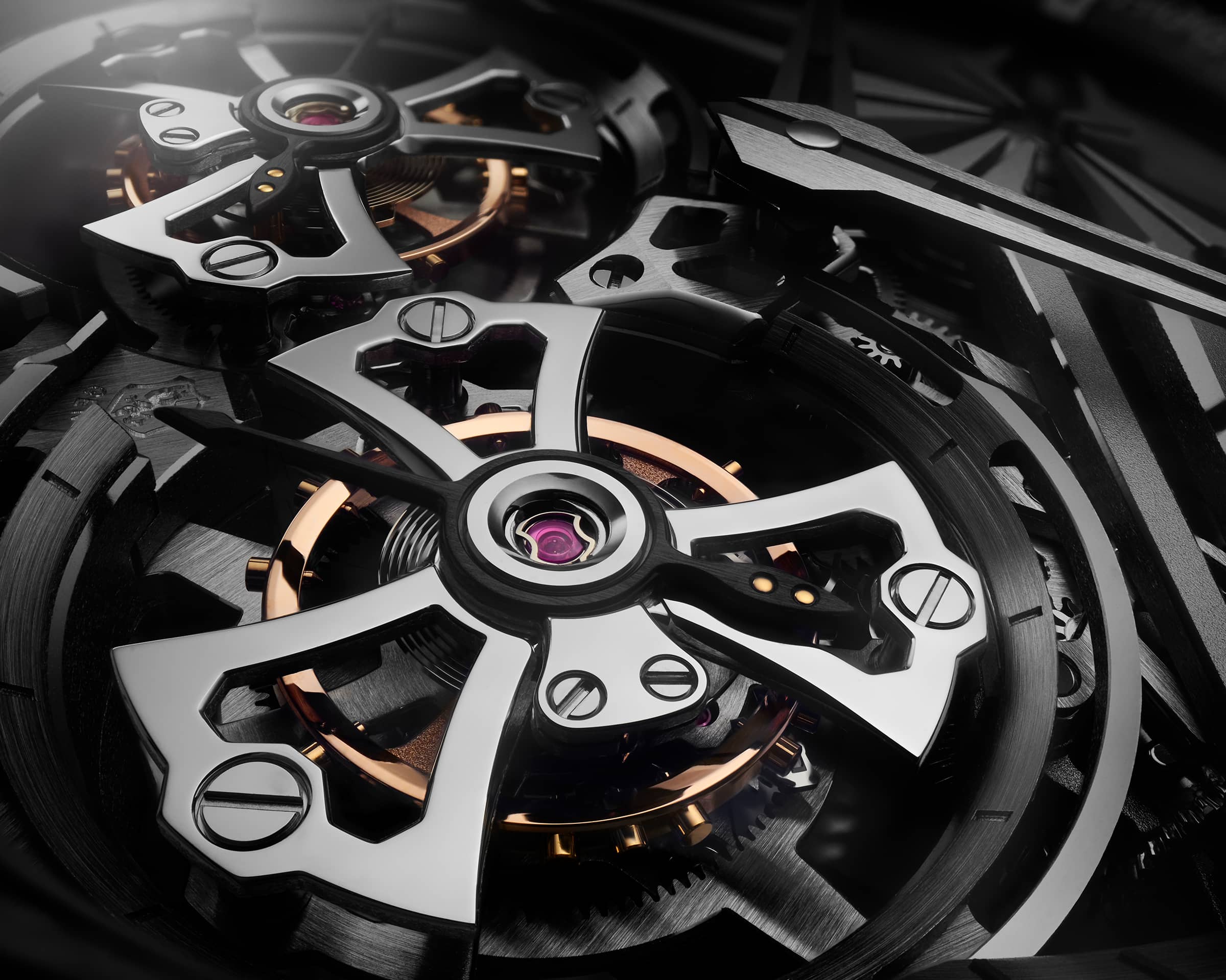 MASTERING HYPER MATERIALS - Roger Dubuis